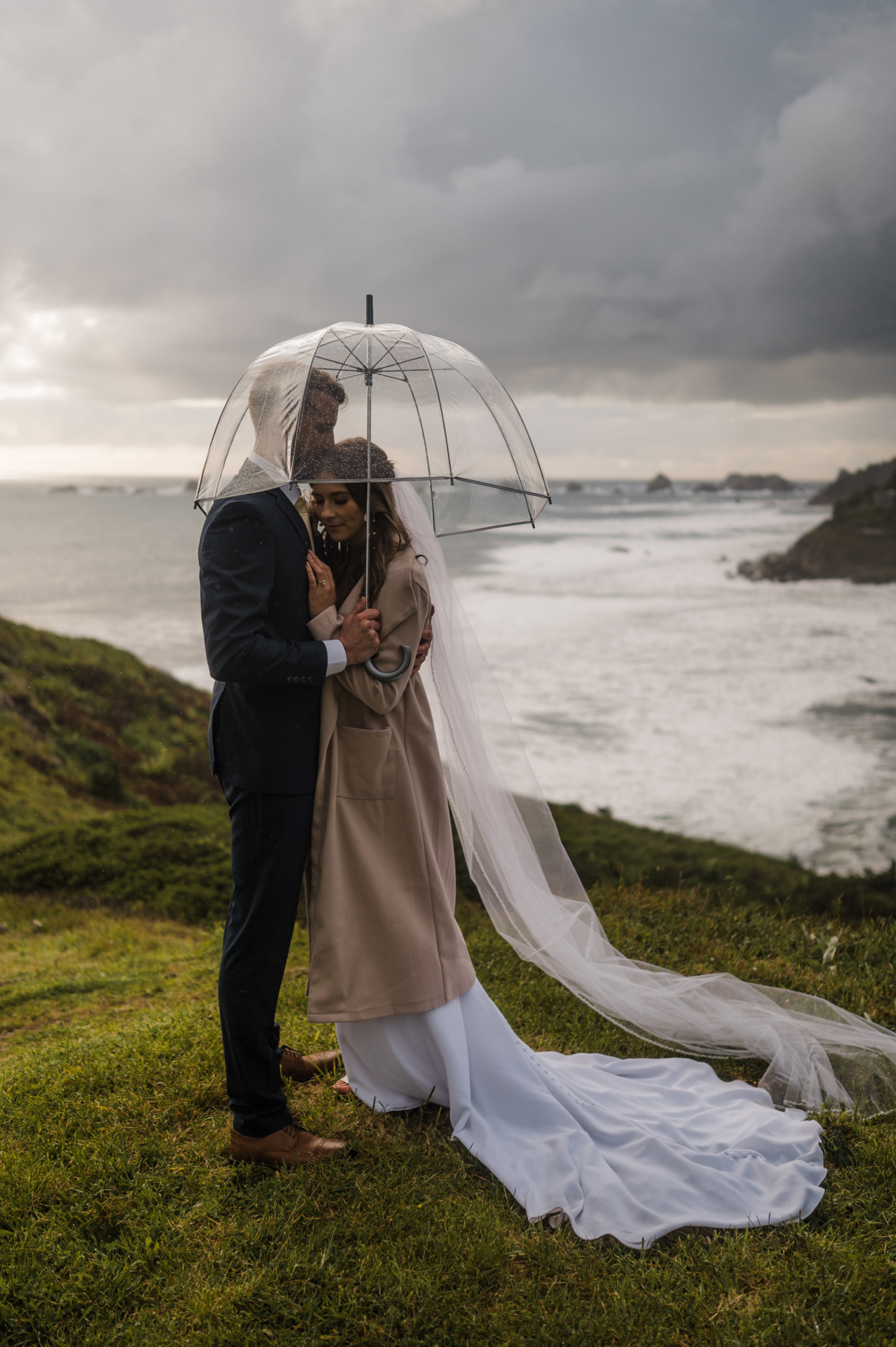 Oregon Elopement Guide: How to Elope in Oregon - wanderingpeaks.com