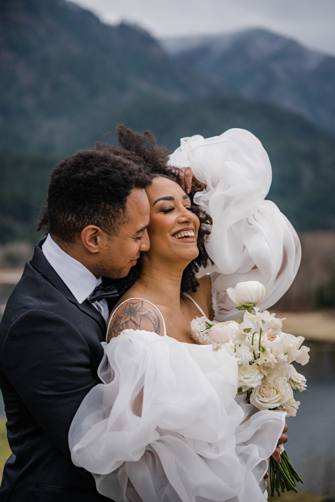 Oregon Elopement Guide: How to Elope in Oregon - Wandering Peaks